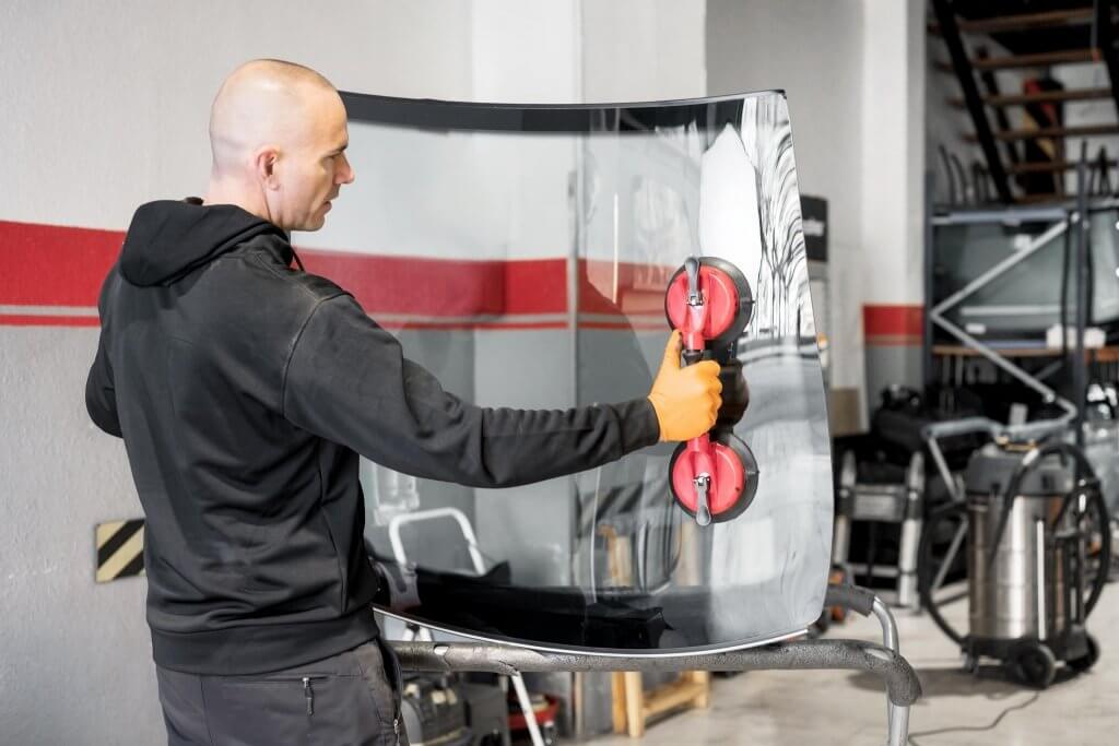 Windshield Replacement in Phoenix - Free Quote & Mobile